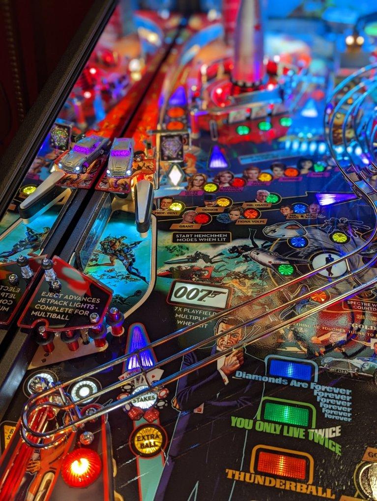 James Bond Pinball Interactive DB5 Bond Car – Lermods Pinball Machine ...
