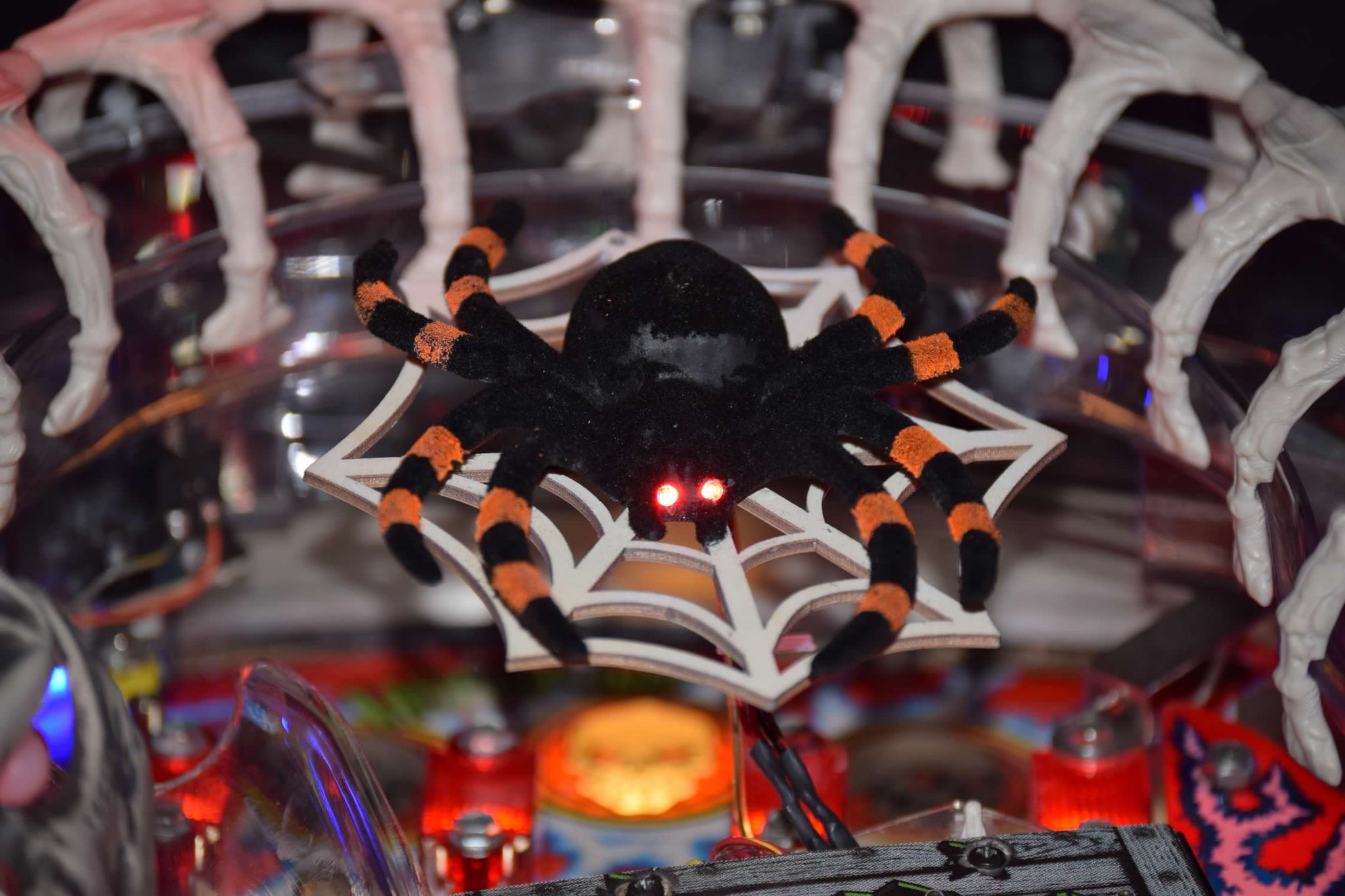 Scared Stiff Illuminated Spider Mod – Lermods Pinball Machine Company